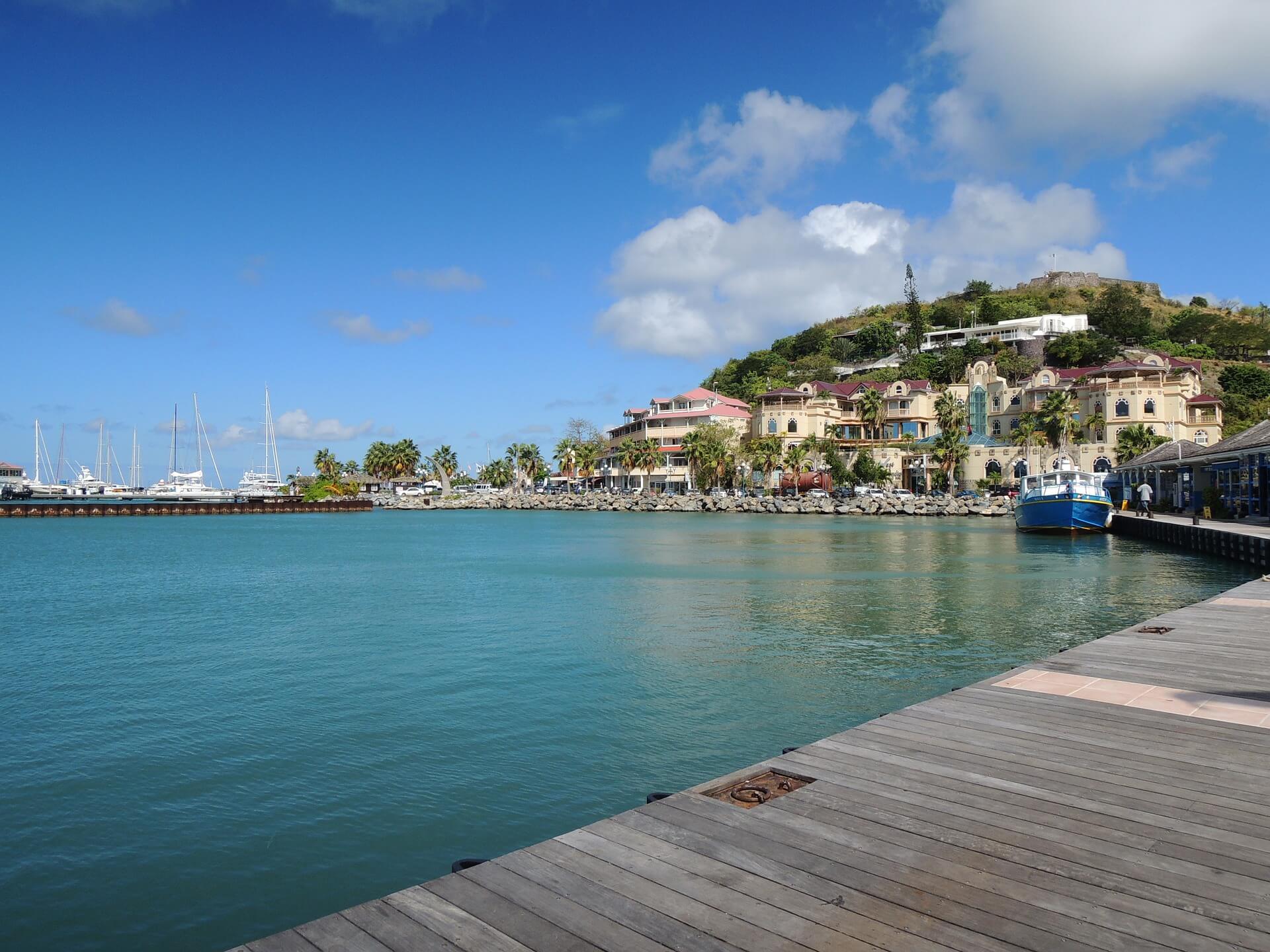 Differences between the Dutch and French side of St. Martin – Round the ...