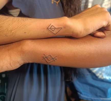 56 of the Best Matching Couple Tattoos – Round the World Magazine